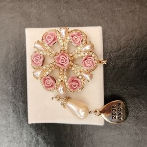 Avon | Jewelry | Avon Presidents Recognition Achievement Award Pin ...